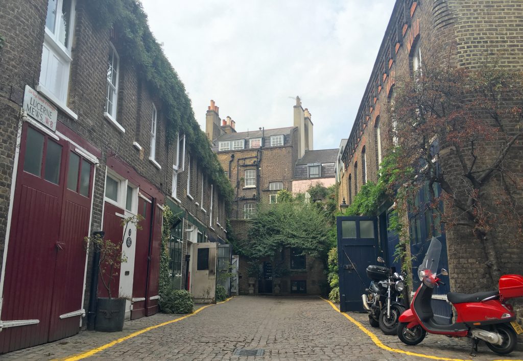 Quintessential Mews in Notting Hill (1/2)