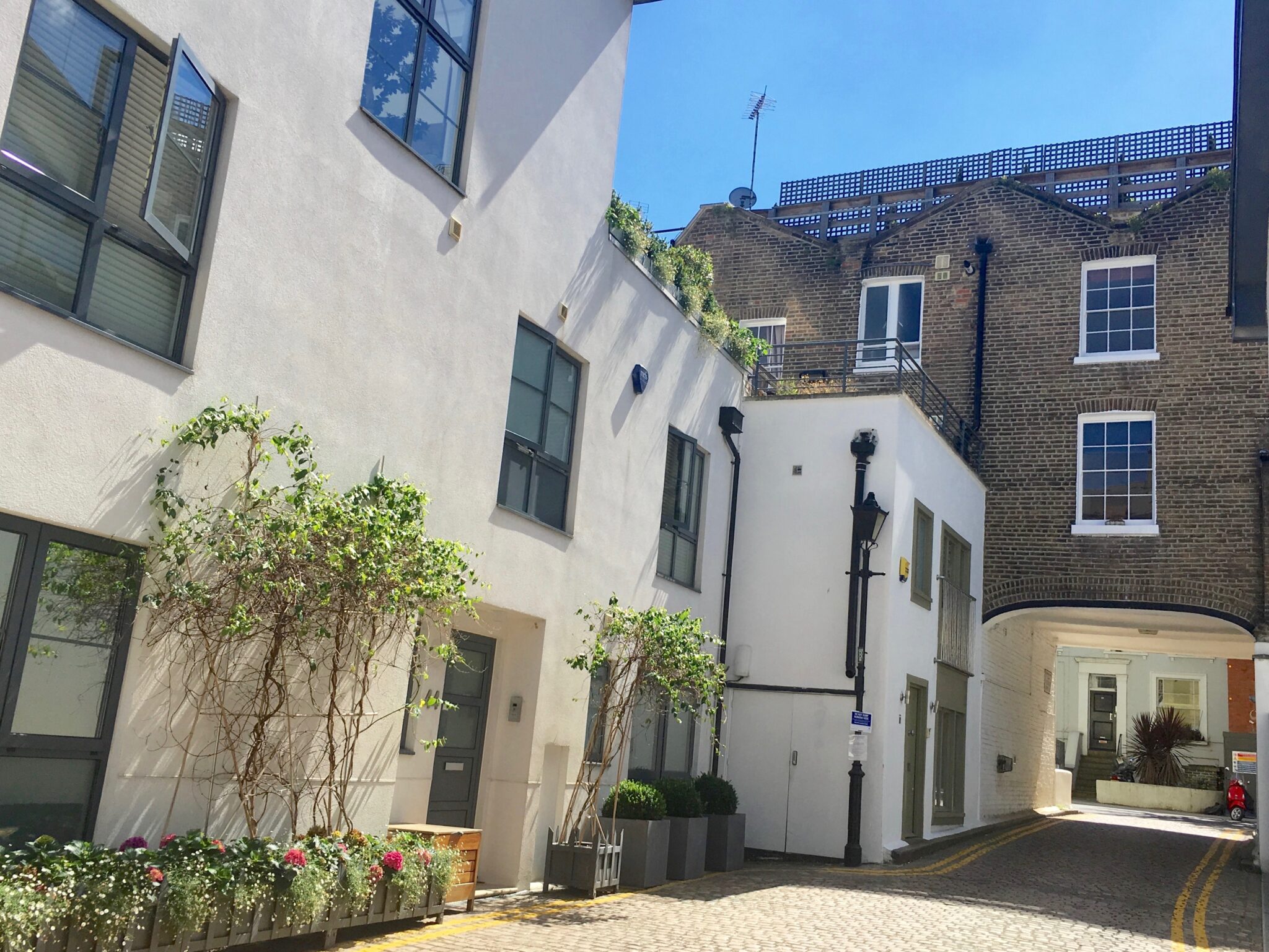 Quintessential Mews in Notting Hill (2/2)