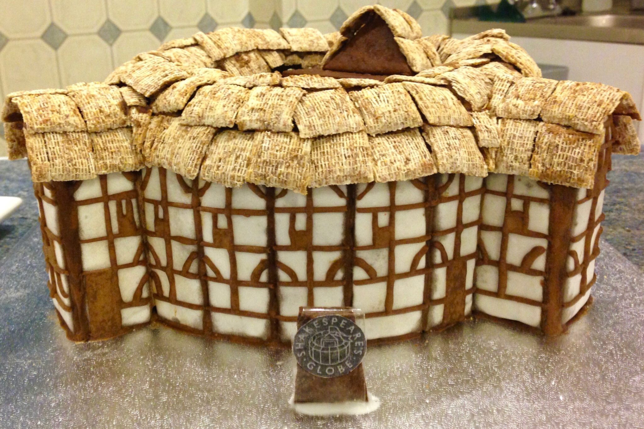 SHAKESPEARE’S GLOBE THEATRE GINGERBREAD